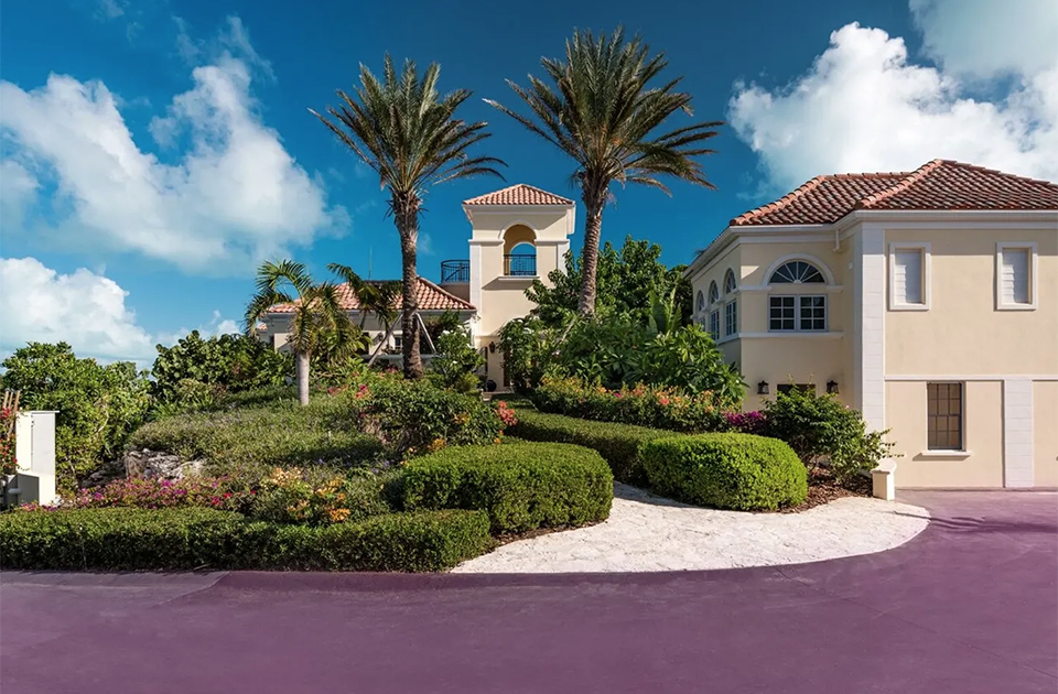 Prince Estate Sells Tropical Getaway – Backyard Bay